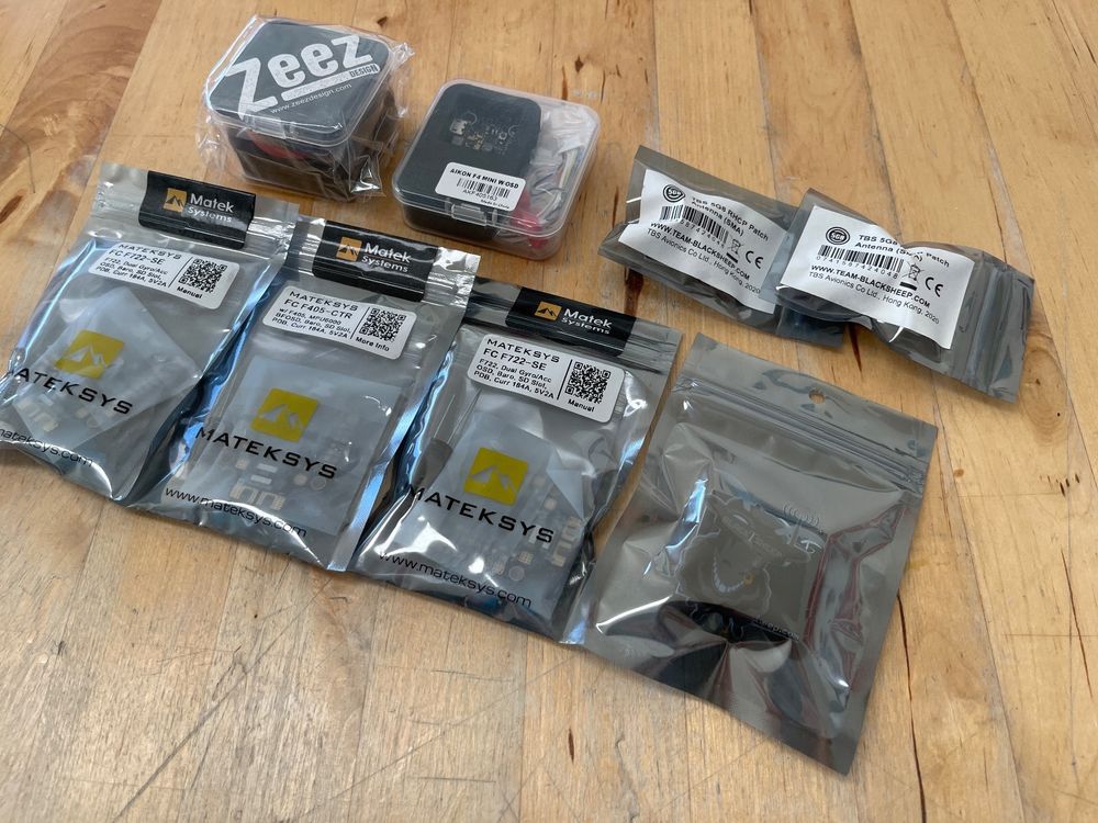 TBS FPV mega Bundle! Matek 3x F722-SE Zeez Stack Aikon F4 (Neu und ...