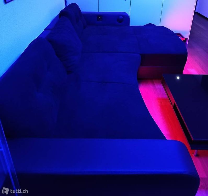 Sofa mit RGB LED und Lautsprecher (Gebraucht) in Zuchwil für CHF 100 ...