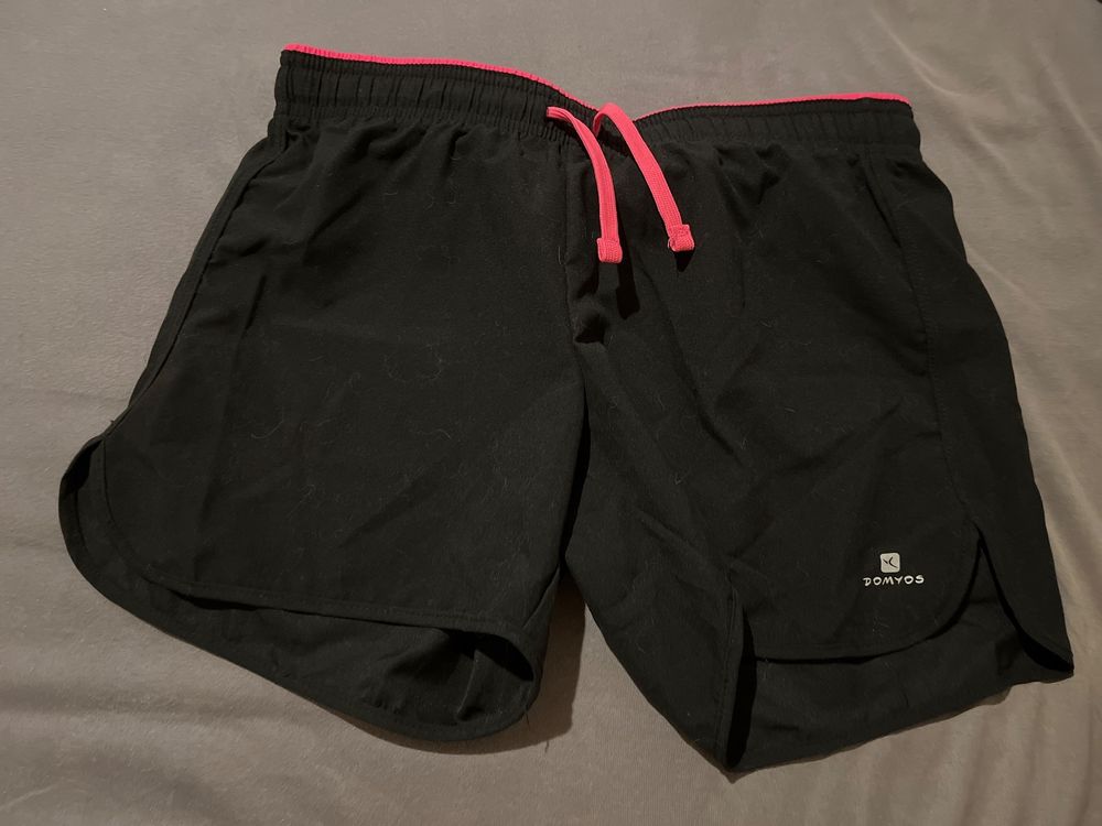 Short de sport domyos (Gebraucht) in Le Locle für CHF 5 – mit Lieferung ...