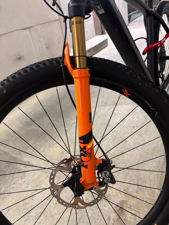 Neuwertiges SUPER Mountainbike RADON / Material aus Carbon (Neu (gemäss ...