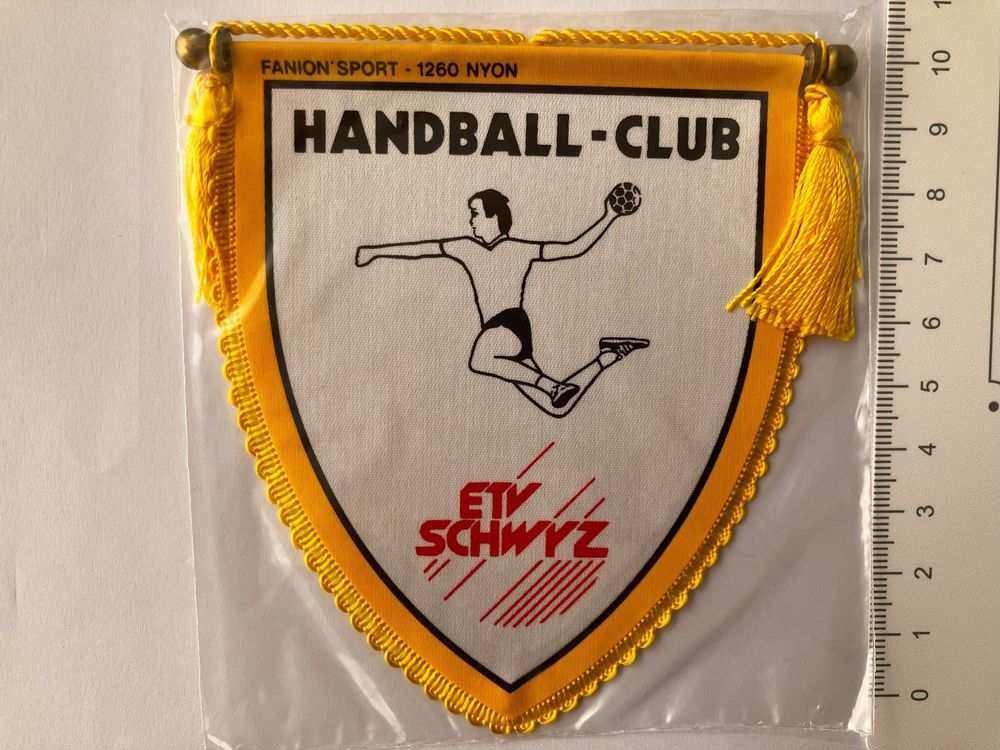 Vintage Fanion/Wimpel HANDBALL-CLUB ETV SCHWYZ (Neu und originalverpackt) in Gland für CHF 10 ...