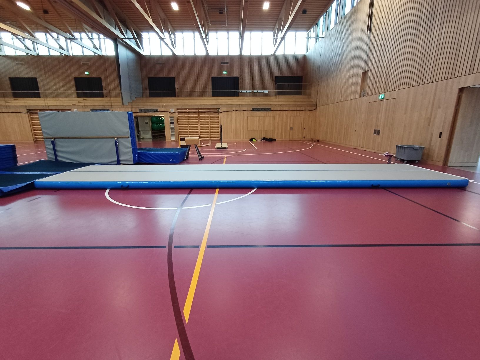 Airtrack (10m lang, 2m breit, 20cm hoch) (Neu (gemäss Beschreibung)) in ...