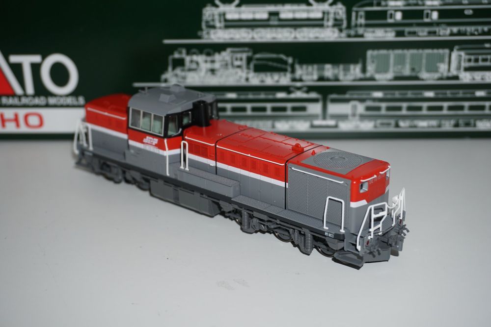Kato 1-705 - JR Cargo DE10 Diesellok H0/DC (Gebraucht) in Matten b. Interl für CHF 85 – mit ...