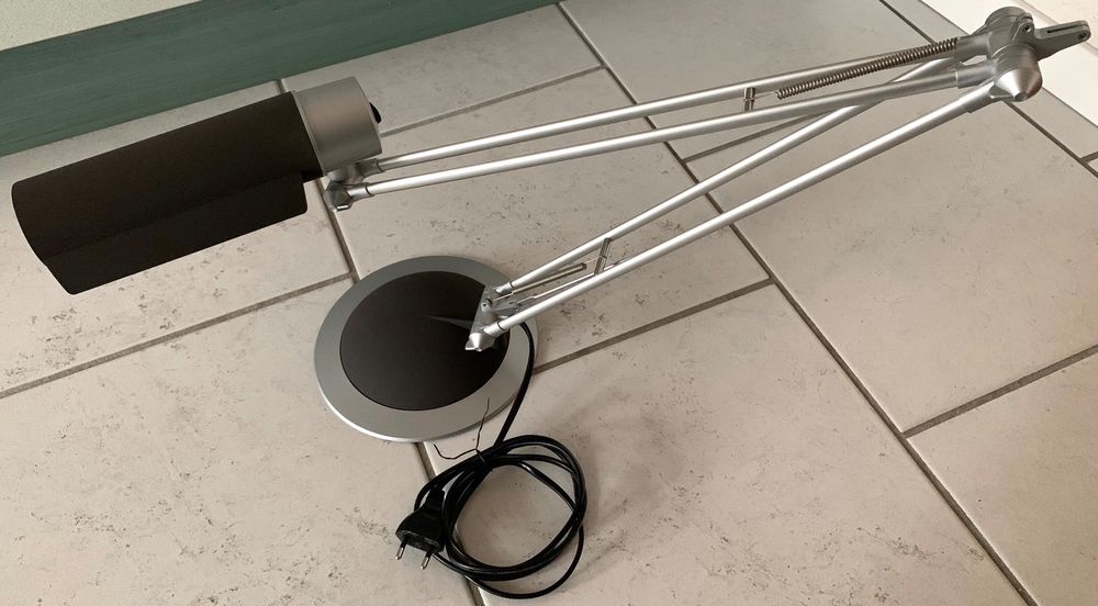 Bürolampe OSRAM Dulux Table EL 20W (Gebraucht) in Pieterlen für CHF 25 – mit Lieferung auf ...