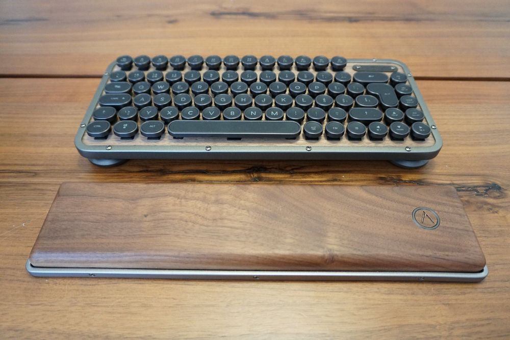Azio Retro Classic Keyboard Compact | Kaufen auf Ricardo