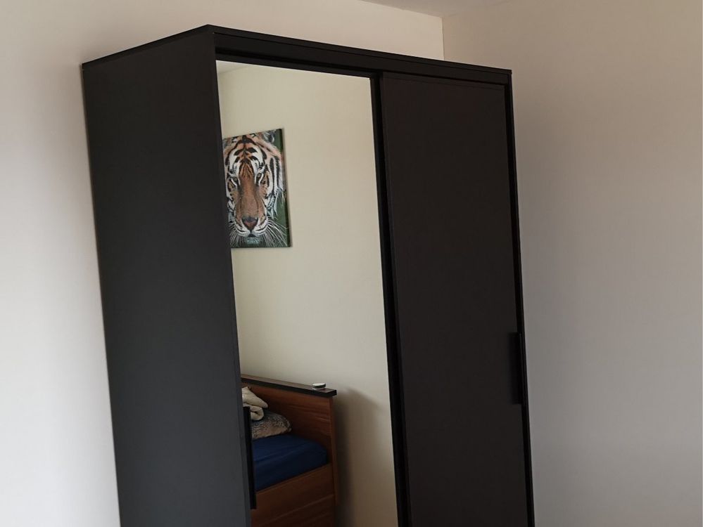 Ikea Morvik Kleiderschrank mit Beleuchtung abzugeben (Gebraucht) in ...