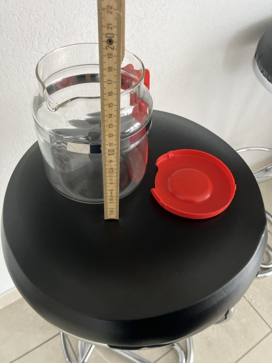 Carafe en verre vintage avec couvercle rouge (D'occasion) à Bex pour ...