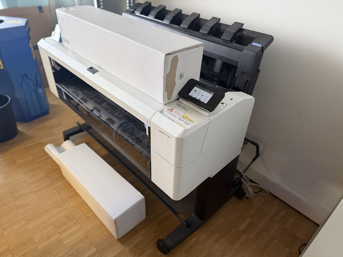 HP DesignJet T1600dr Plotter - Top Zustand, sofort drucken (Gebraucht ...