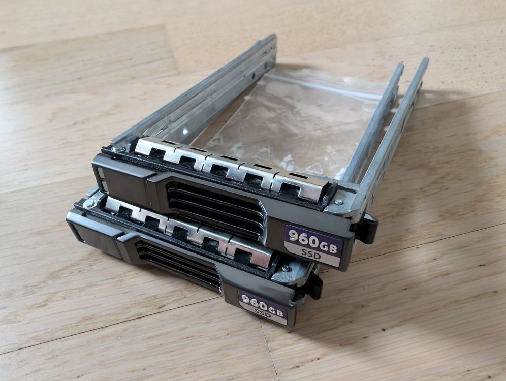 Dell Hot-Swap Tray/Caddy 07D4F6 SAS/SATA 2.5" (Gebraucht) in Kriens für ...