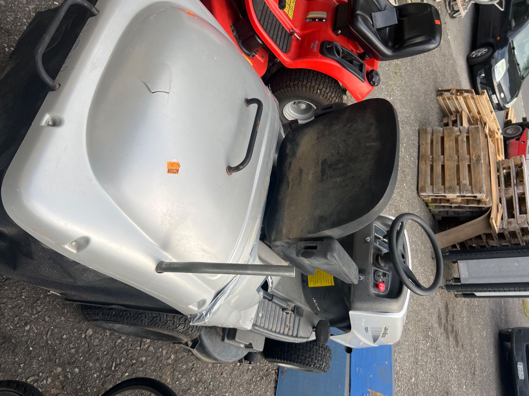 Rasentraktor LawnBoss 7020 H (Gebraucht) in Interlaken für CHF 1290 – nur Abholung auf Ricardo ...