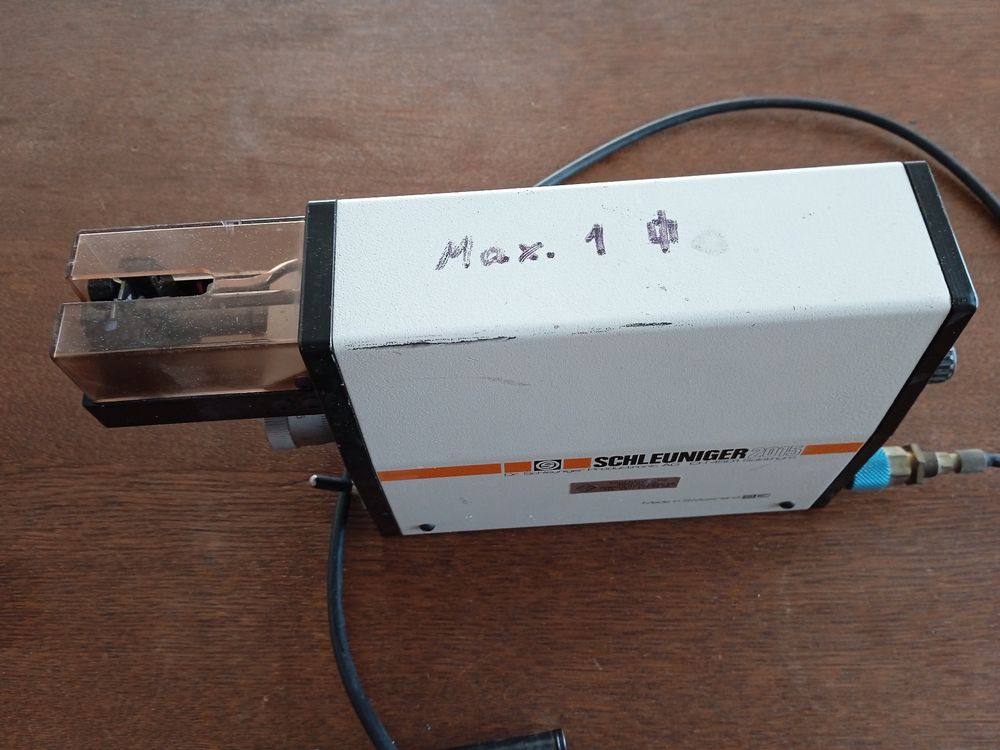 Schleuniger Abisoliermaschine UniStrip 2015 (Defekt) in Döttingen für ...
