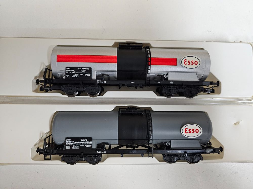 Liliput 2 wagons ESSO dès 1.-fr (Gebraucht) in bassecourt für CHF 8 – mit Lieferung auf Ricardo ...