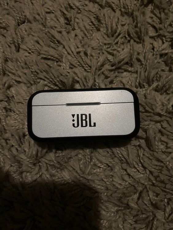 JBL Reflect Flow Case (Gebraucht) in Neuenhof für CHF 5 – mit Lieferung ...