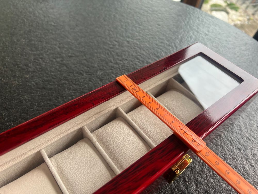 Uhrenbox für 6 Uhren Holz rot Filzfutter weiss (Gebraucht) in ...