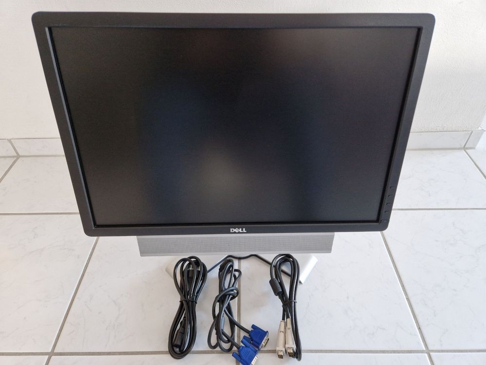 Dell Bildschirm Model P2213, inkl. Dell Soundbar AS501 2v2 (Gebraucht ...