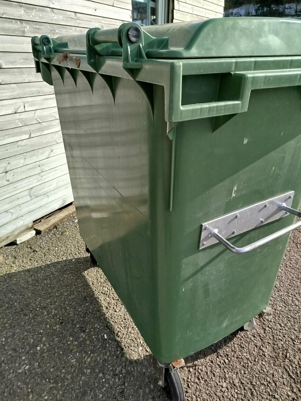 Poubelle verte 770 litres (D'occasion) à La Chaux-de-Fonds pour CHF 120 ...