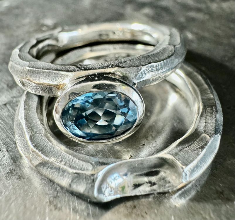 Double Ring - ovaler Topas in Sky-Blue (Neu und originalverpackt) in Jona für CHF 1250 – mit ...