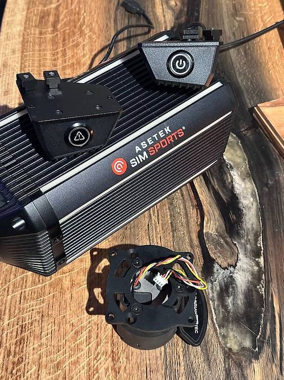 Asetek Invicta 27Nm Wheelbase + Invicta QR (Gebraucht) in Beatenberg ...