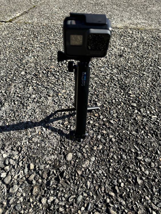 GoPro Hero 6 incl. accessori (Difettoso) a Monteggio per CHF 88 – con ...