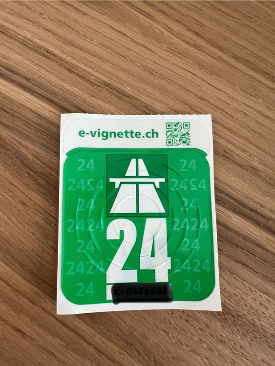 Neue Autobahnvignette 2024 ab 1 CHF! (Neu und originalverpackt) in Zürich für CHF 28 – mit ...