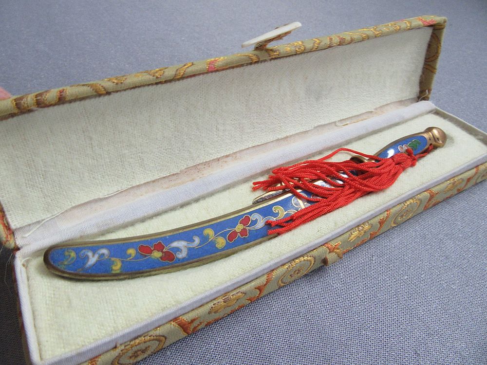 Brieföffner als kleines Schwert in Box - Made in China (Gebraucht) in ...