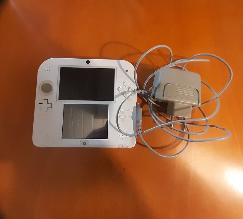 Nintendo 2DS White Red (Gebraucht) in Gontenschwil für CHF 27 – mit ...