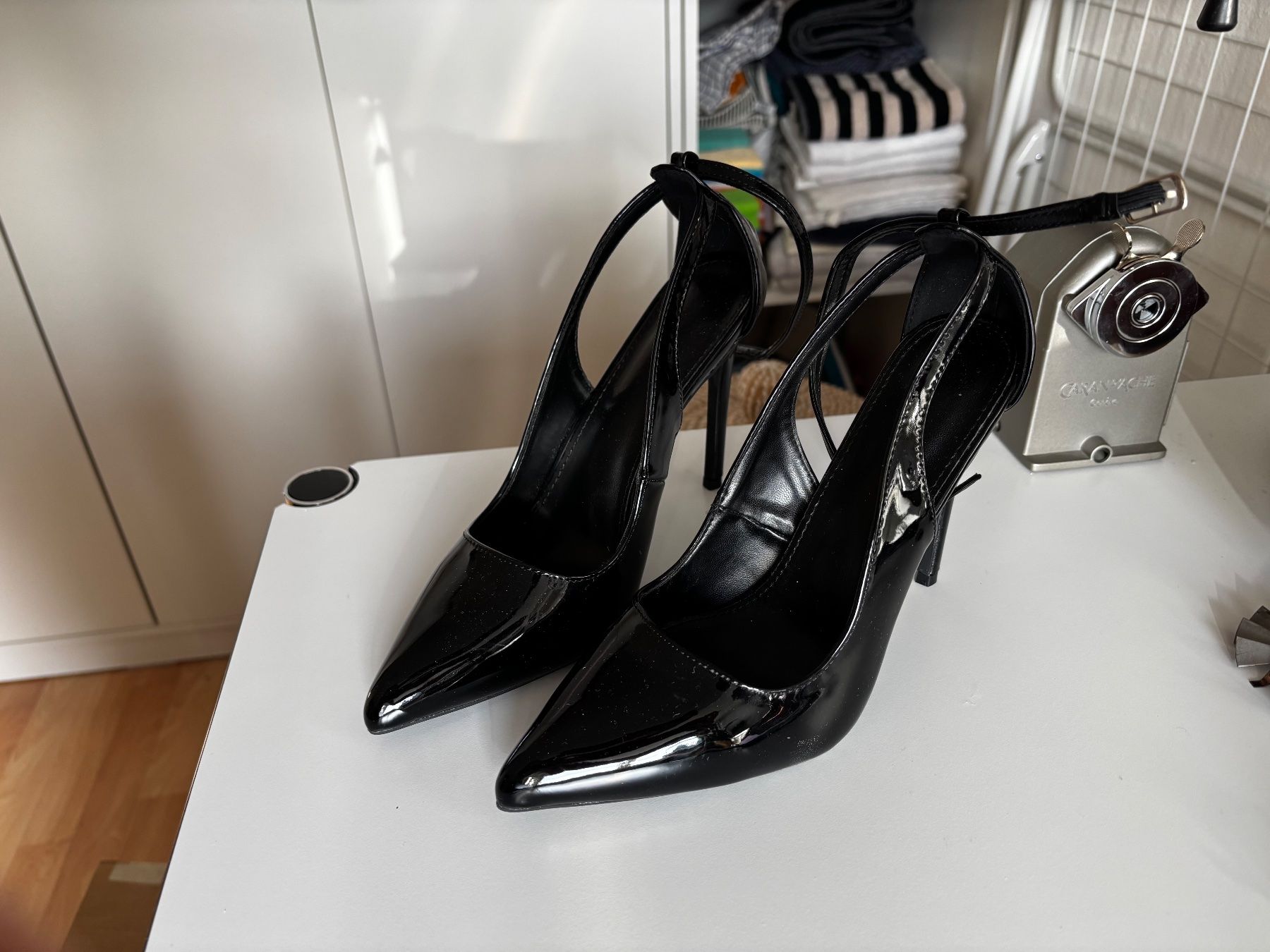 Schwarze Lack High Heels, Grösse 38 - Top Zustand! (Gebraucht) in Bern ...