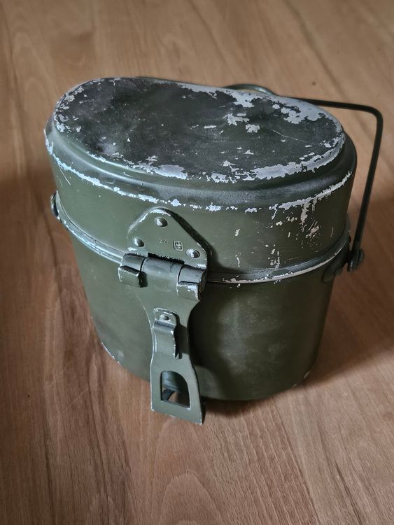 Militär Gamelle mit Löffel und Gabel (Gebraucht) in Gattikon für CHF 3 – nur Abholung auf ...