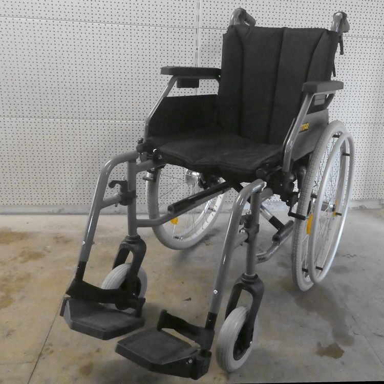 Rollstuhl Tomtar SB 42 cm, Zusatzbremsen, nur CHF 189 | Kaufen auf Ricardo