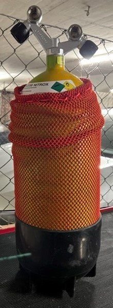 NITROX Pressluft_Stahltank 12 Liter 230 Bar Doppelventil (Gebraucht) in Binz für CHF 65 – nur ...