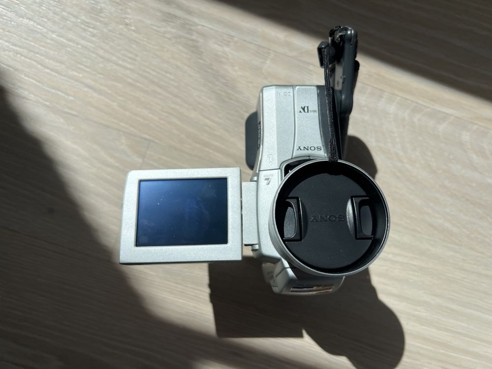 Sony miniDV DigitalHandycam mit 40x Zoom | Kaufen auf Ricardo