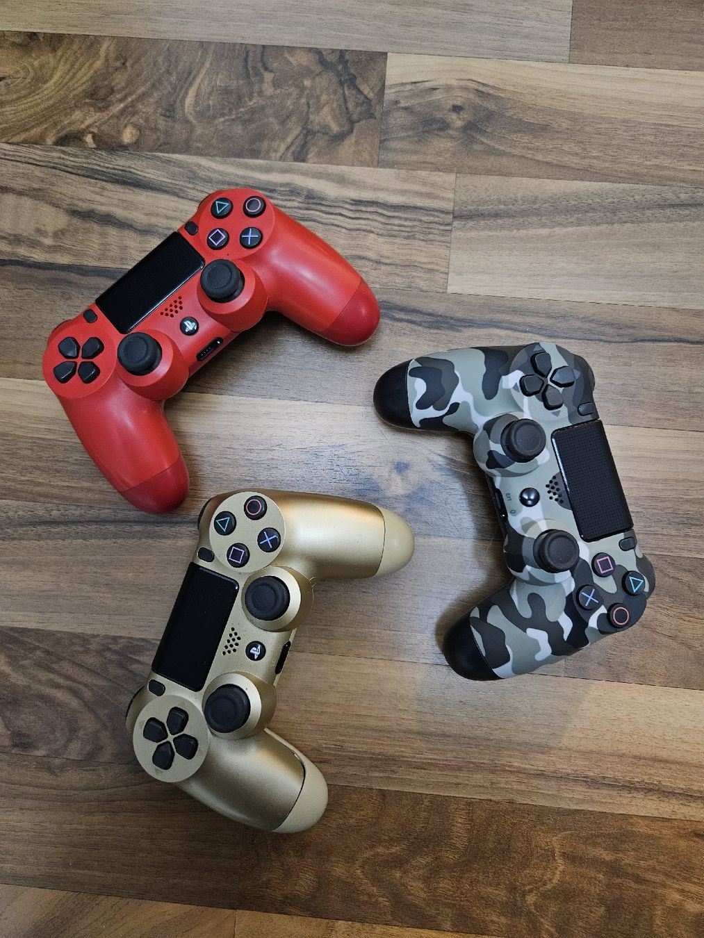 Sony PlayStation 4 inkl. 3 Controller und diverse Spiele (Gebraucht) in ...