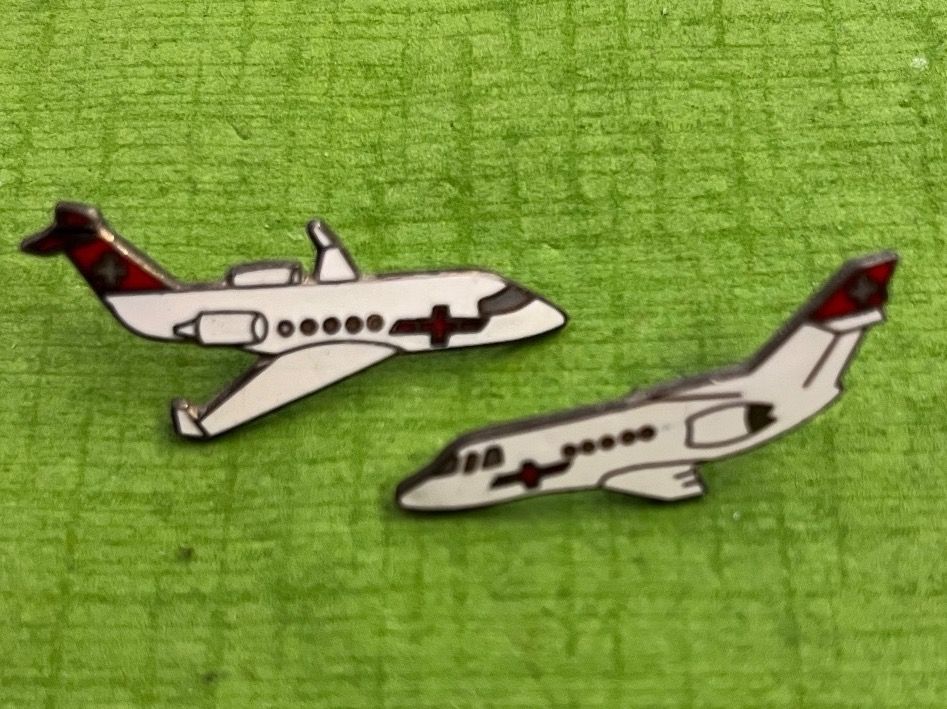 Flugzeug ️ REGA Pin | Kaufen auf Ricardo