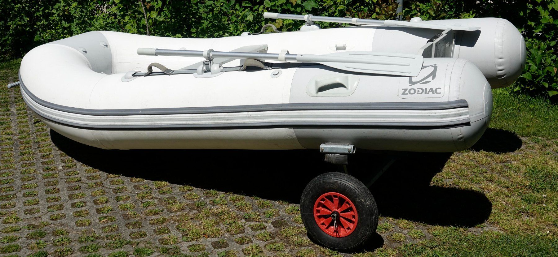 ZODIAC CADET AERO 325 / MOTOR YAMAHA 2.5 (Gebraucht) in Gümligen für CHF 550 – nur Abholung auf ...