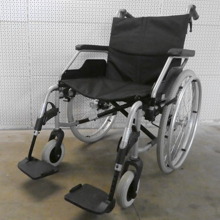 Rollstuhl Meyra, SB 52 cm, Zusatzbremsen, nur CHF 129 (Gebraucht) in Lengnau für CHF 129 – mit ...