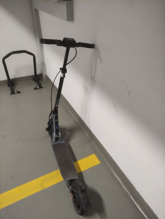 MICRO Merlin E-Scooter Black/Grey (Defek) | Kaufen auf Ricardo