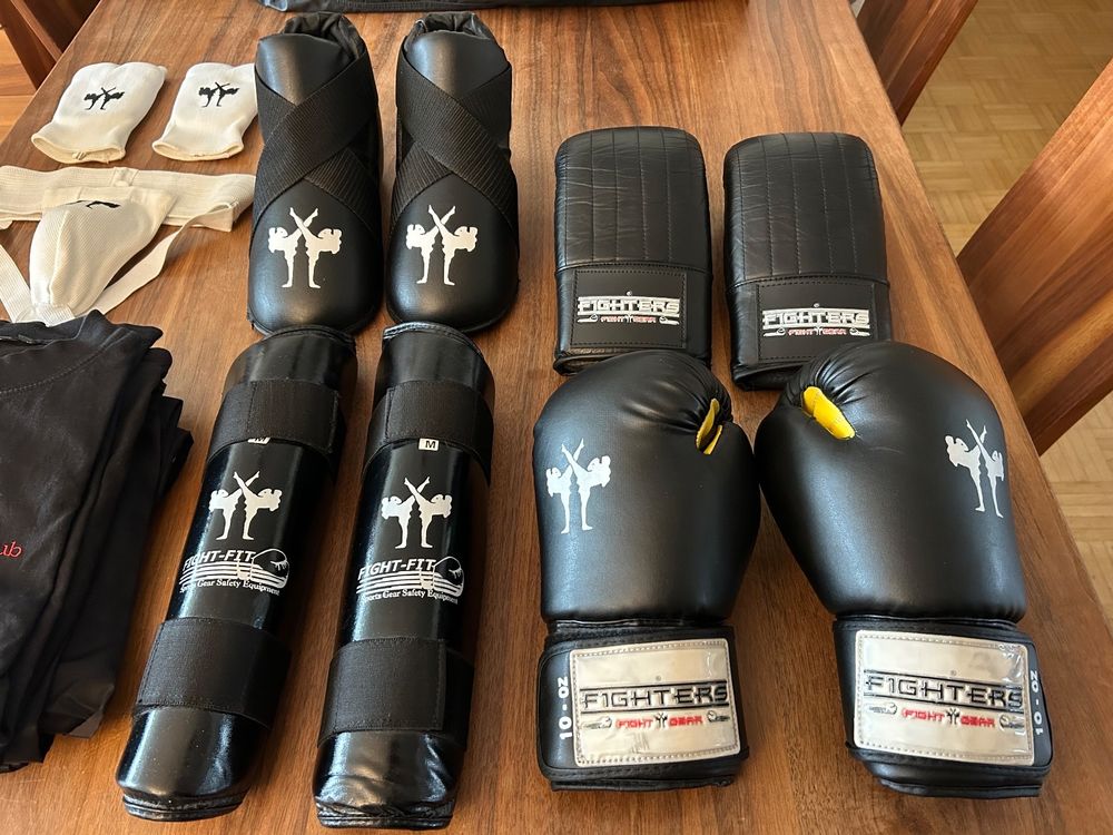 Vollständige KICKBOX-Ausrüstung AB CHF 1.- | Kaufen auf Ricardo