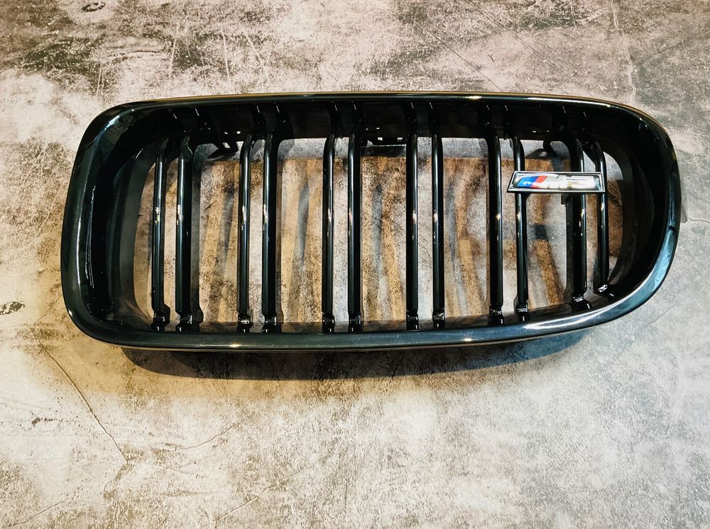 BMW Nieren 3 Serie M F30 F31 F34 F35 mit M3 Emblem Bj 11-19 (Neu und originalverpackt) in ...