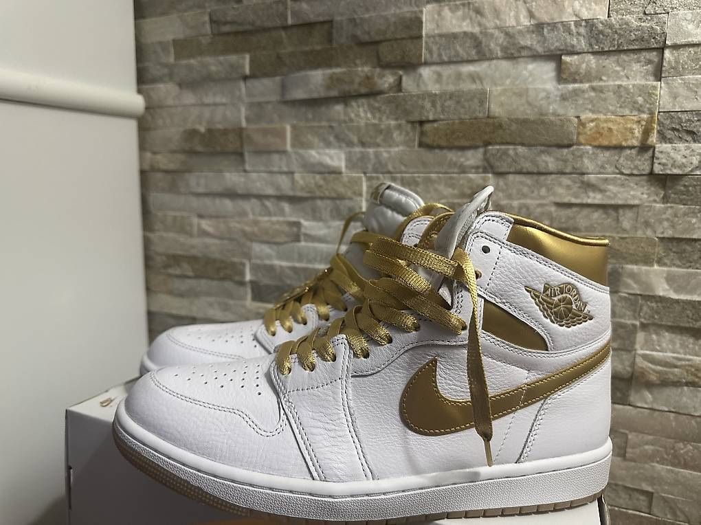 Air Jordan 1 High OG Metallic Gold unisex N°42,5 (Usato) a Lugano per ...
