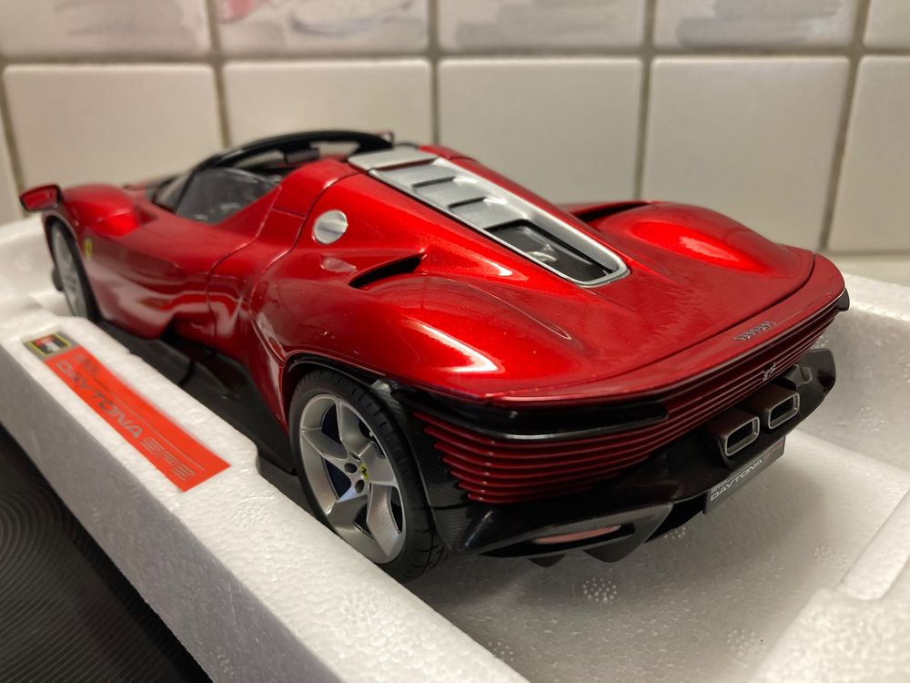 FERRARI - DAYTONA SP3 SPIDER OPEN ROOF 2022 1/18 Rosso Magna | Kaufen ...
