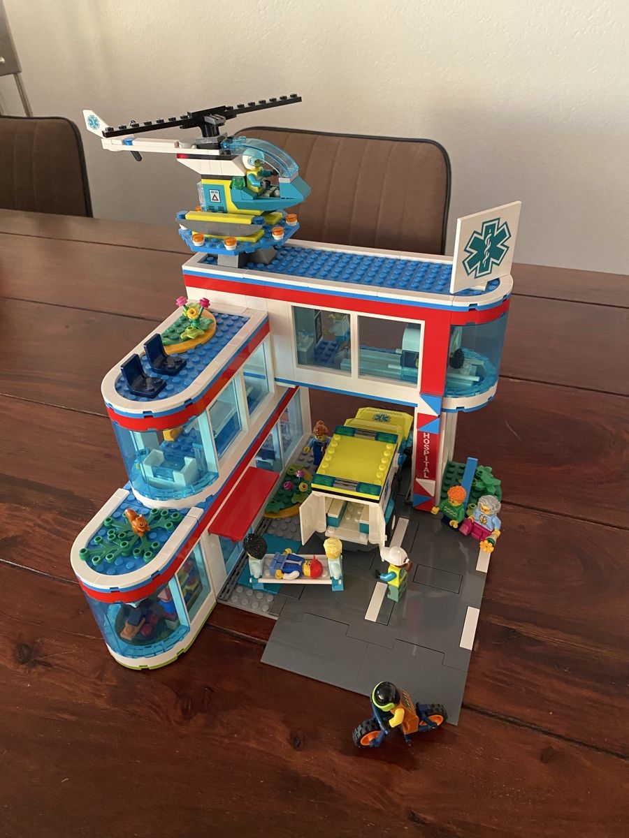 Lego City Spital 60330 Krankenhaus (Gebraucht) in Etziken für CHF 80 ...