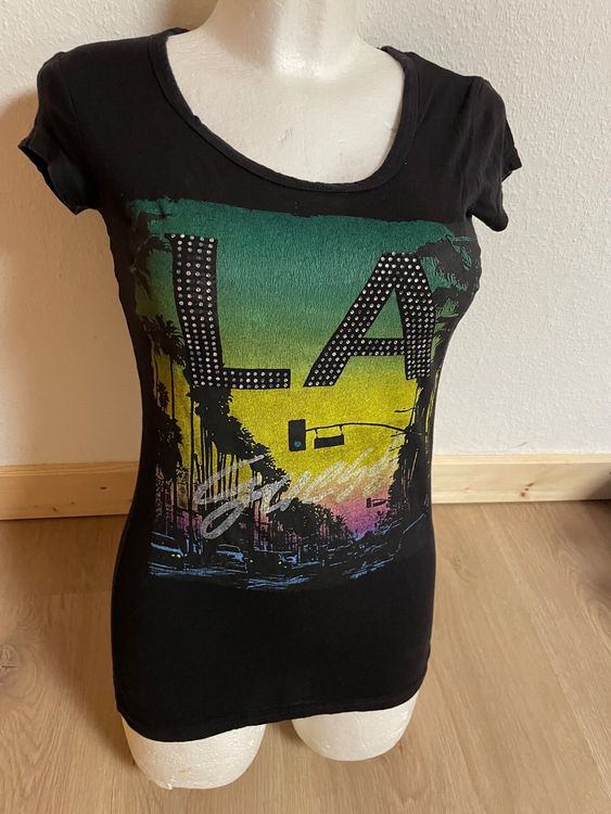 Original GUESS - LA T-Shirt, Grösse S (Gebraucht) in Reinach BL für CHF 1 – mit Lieferung auf ...