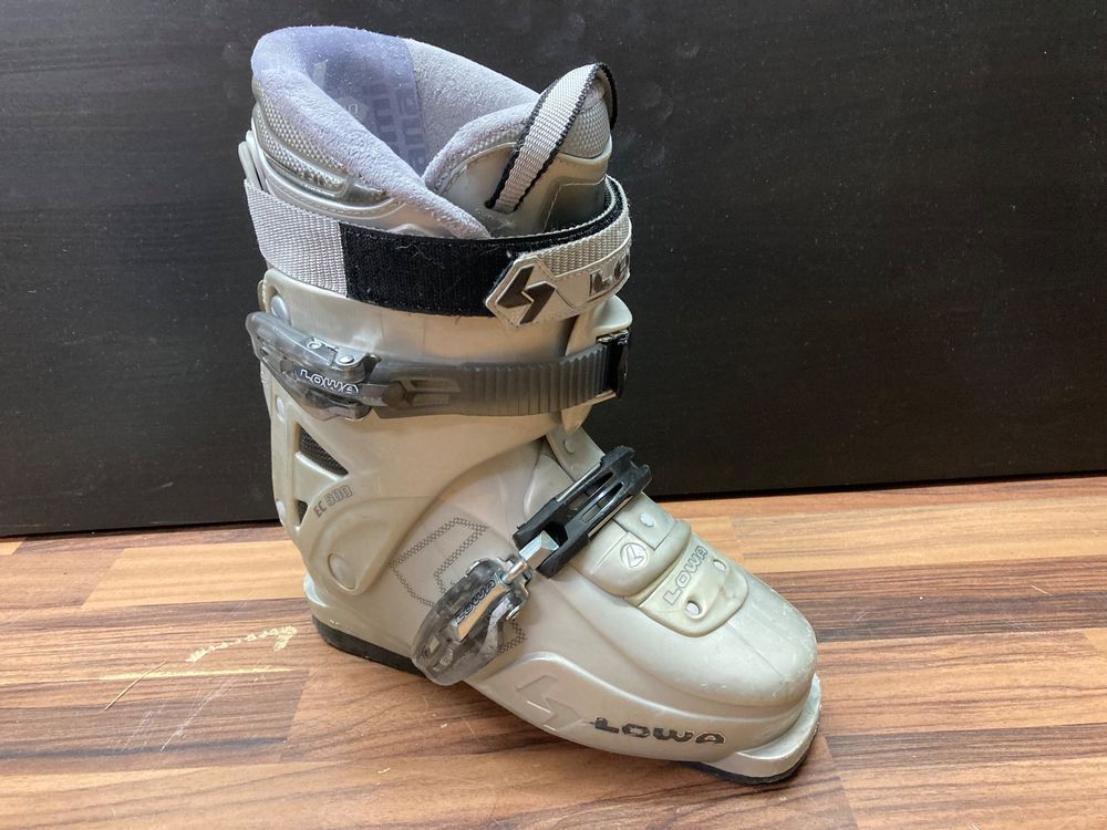 Skischuhe Lowa Grösse 38 (Gebraucht) in Belp für CHF 20 – mit Lieferung auf Ricardo kaufen