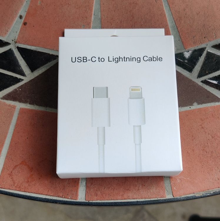 USB C - Lightning (2m) (Neu und originalverpackt) in Petit-Lancy für ...