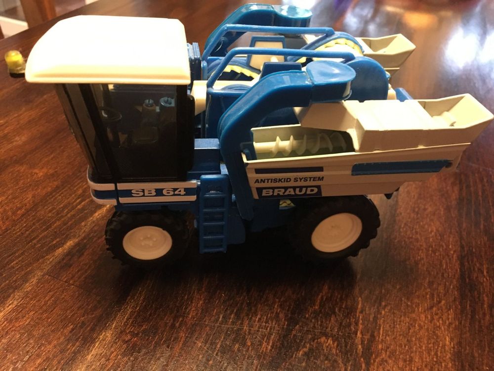 SIKU Traubenerntemaschine 3458 (Gebraucht) in Embrach für CHF 10 – mit ...