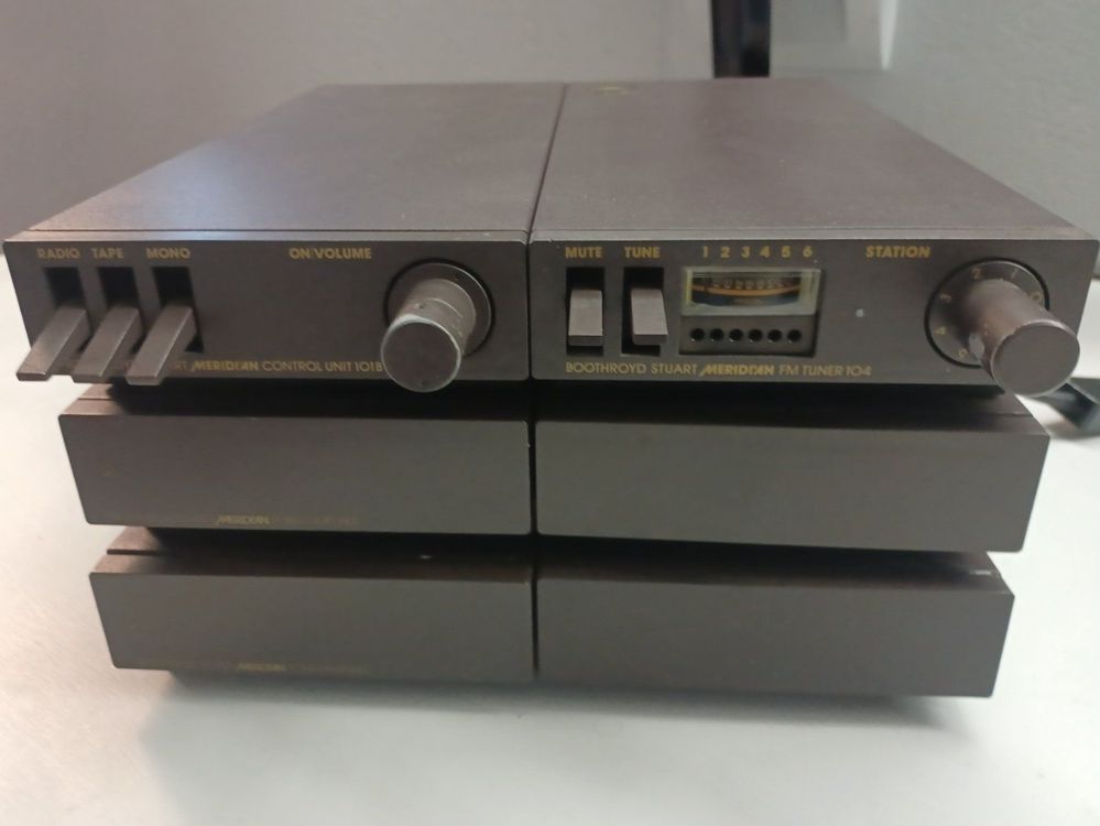 Meridian, 2 x 105 Amplifiers, 1 x 101 Preamp, 1 x 104 Tuner (Gebraucht ...