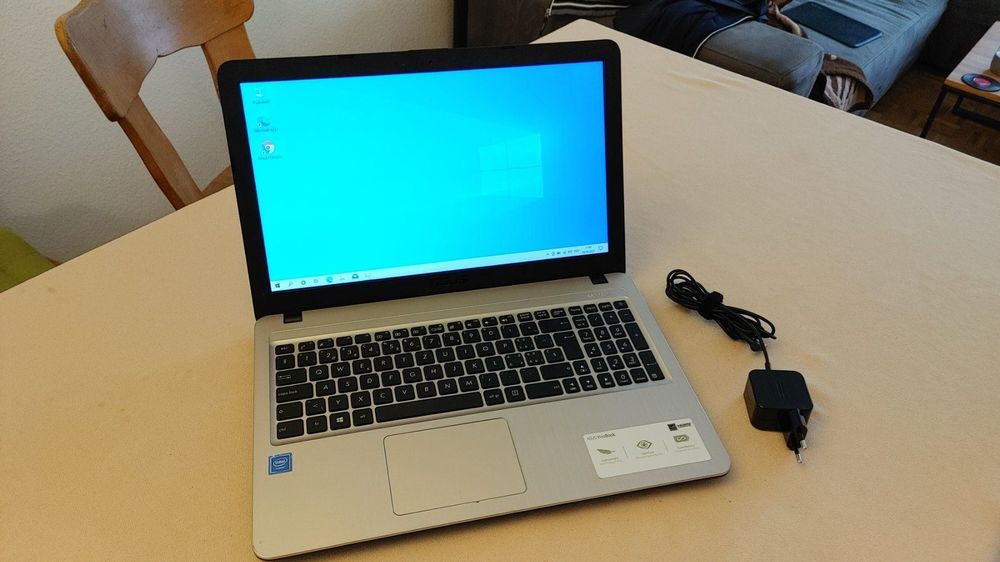 Asus Vivobook X540M (Gebraucht) in Thalwil für CHF 179 – mit Lieferung auf Ricardo kaufen