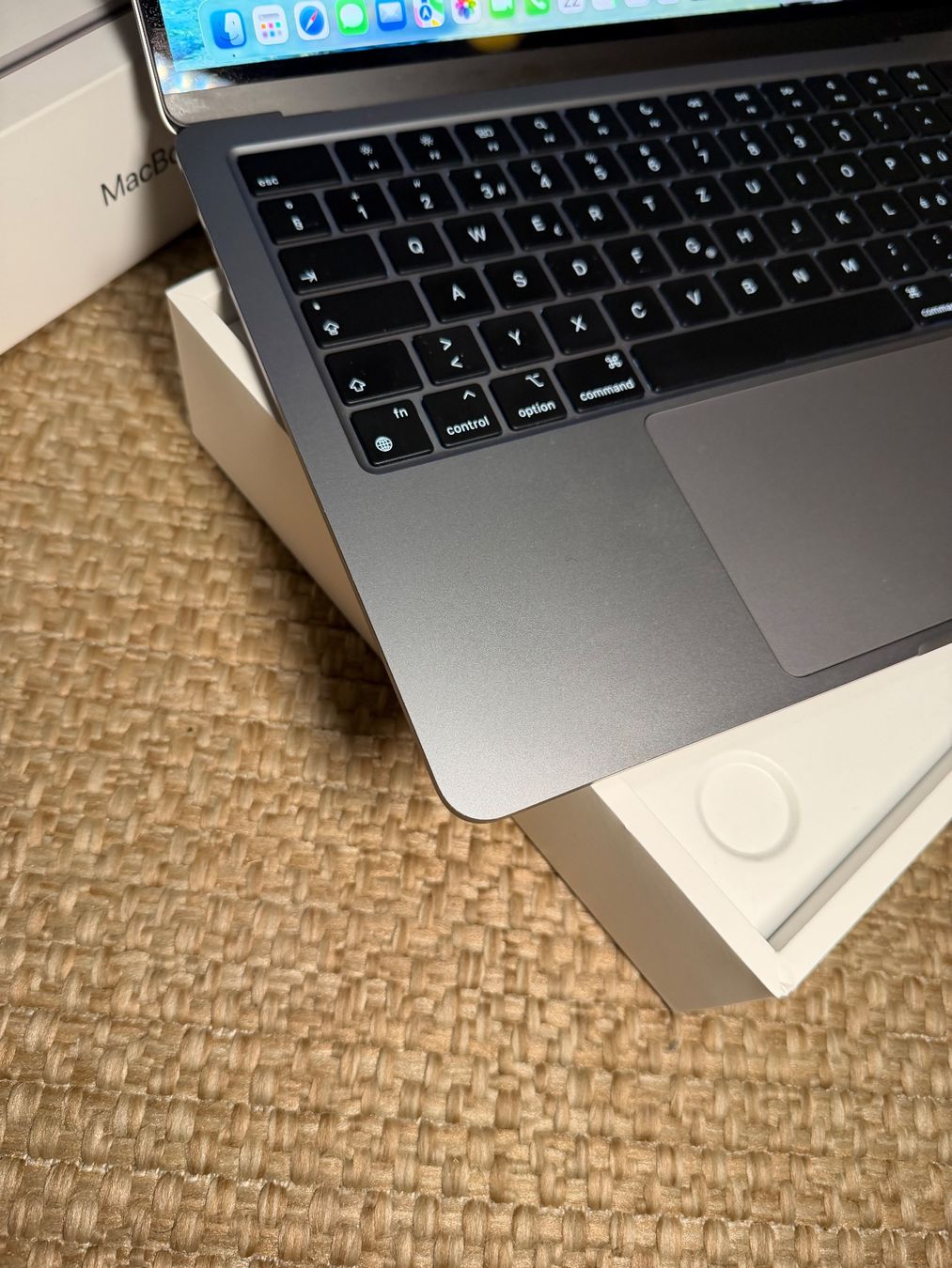 Apple MacBook Air – 2024 - 16gb ram - 512 gb festplatte (Gebraucht) in ...