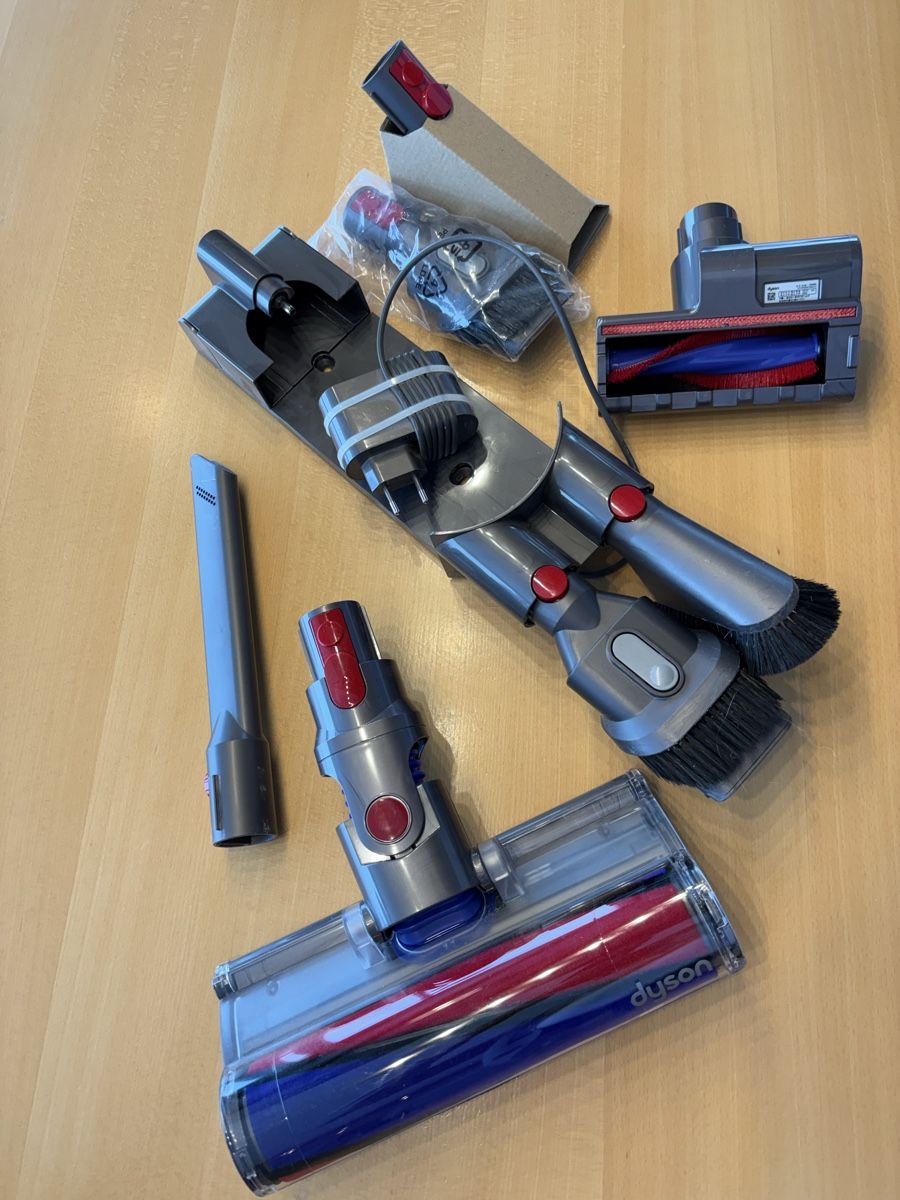 Schöne Dyson Ersatzteile V8 Ebenbild