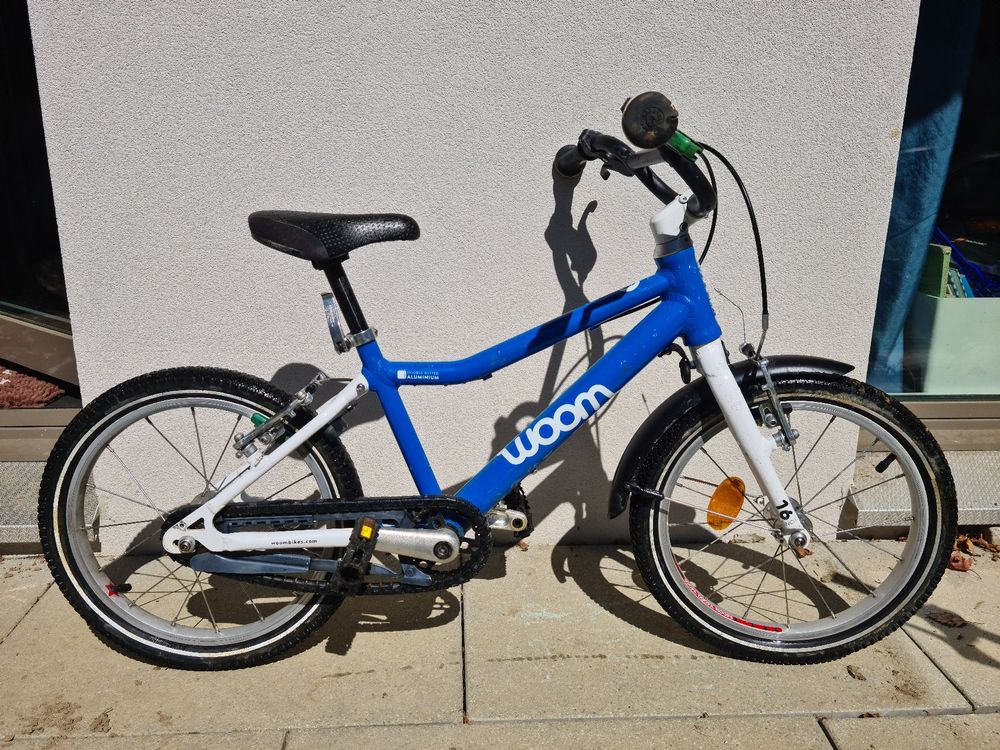 woom 3, blau mit Schutzblech | Kaufen auf Ricardo